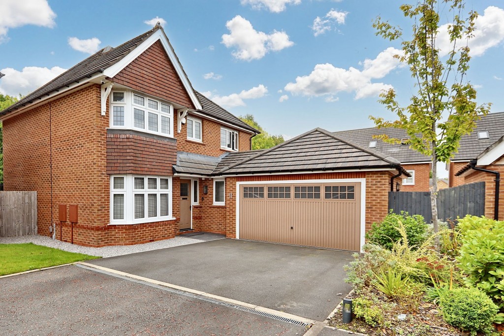 Pinfold Drive, Prestwich, M25, 4 bedroom, House